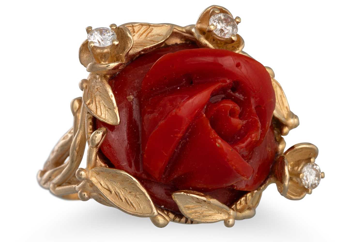 Lot 194 - A DIAMOND AND MEDITERRANEAN CORAL RING, the