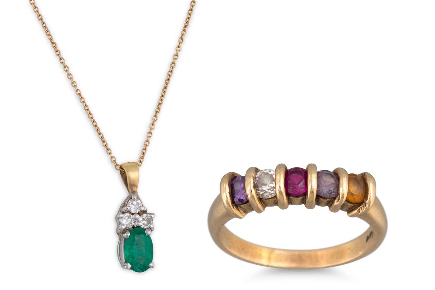 Lot 117 - A 9CT GOLD 'OH DEAREST' DRESS RING, together