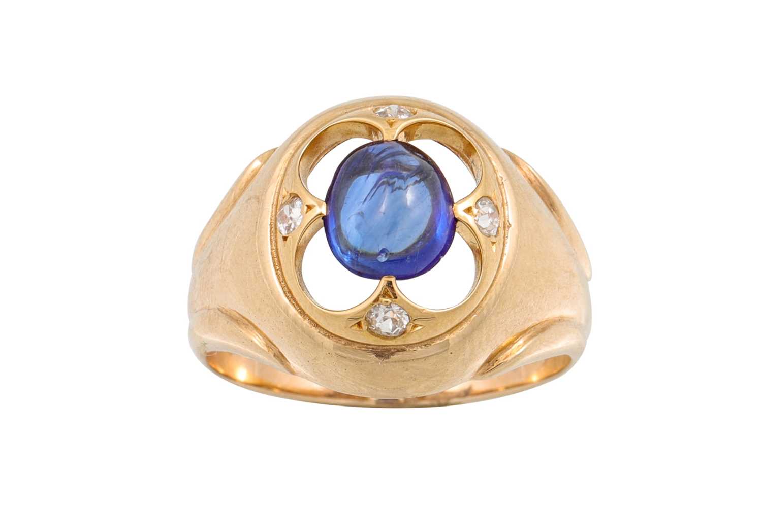 Lot 297 - A SAPPHIRE AND DIAMOND RING, the cabochon