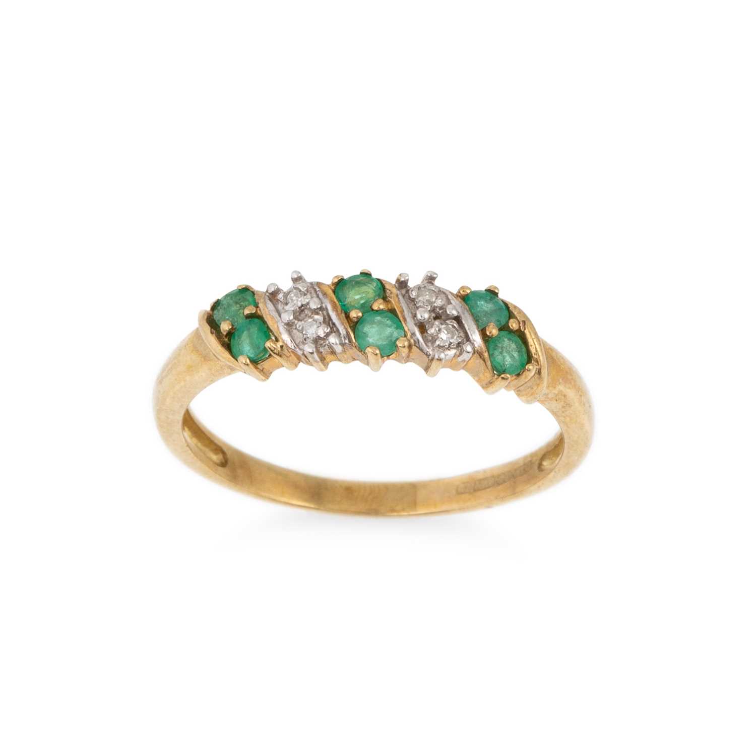 Lot 87 - AN EMERALD AND DIAMOND TWELVE STONE RING,