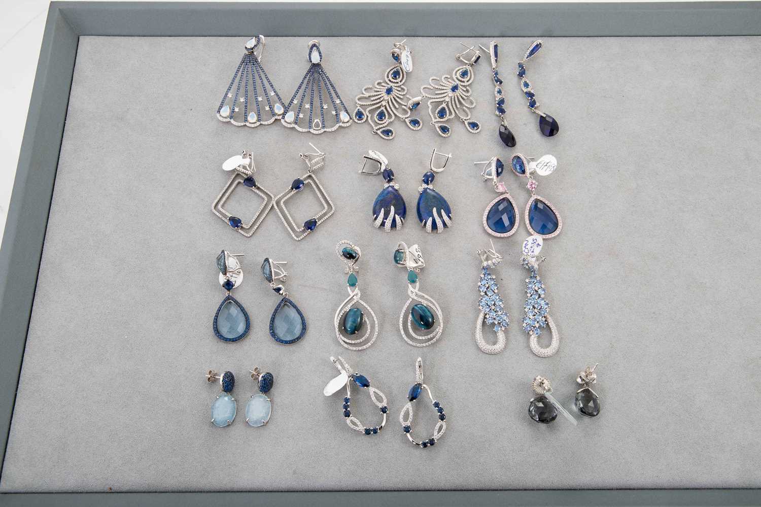 Lot 189 - A COLLECTION OF BLUE STONE SET EARRINGS,