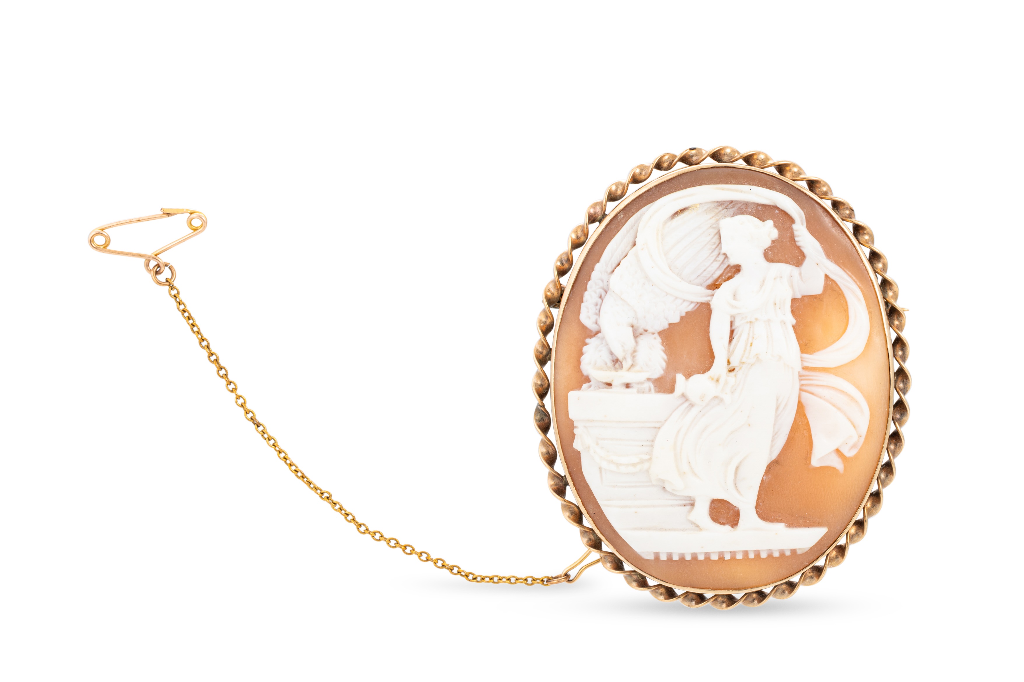 Lot 252 - A CARVED CAMEO BROOCH, depicting a classical