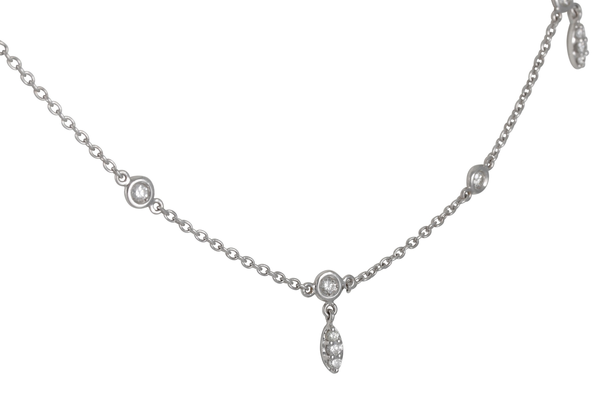 Lot 293 - A DIAMOND NECKLACE, the collet set brilliant