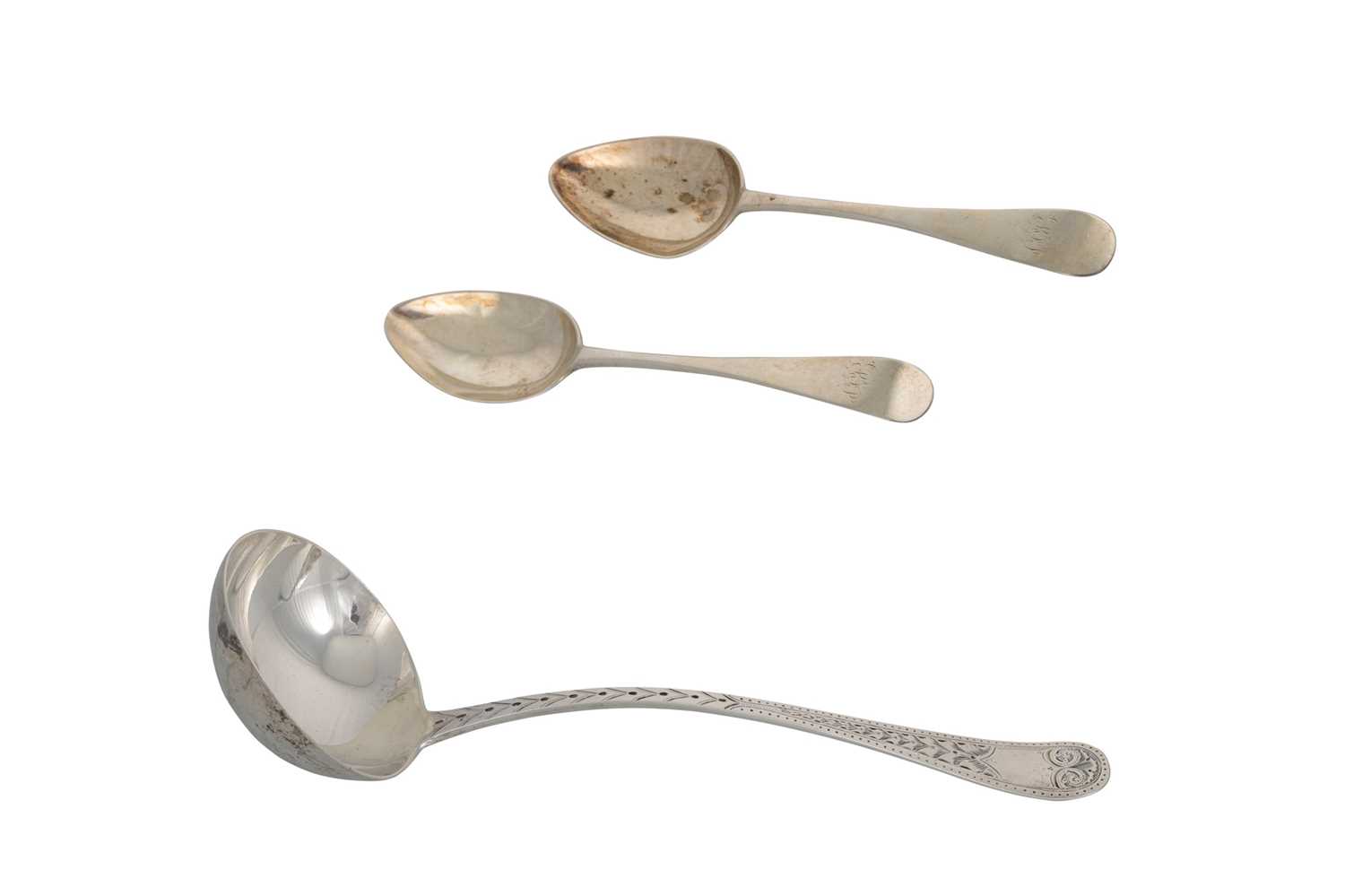 Lot 534 - A MODERN PAIR OF RAT TAILED DESSERT SPOONS,
