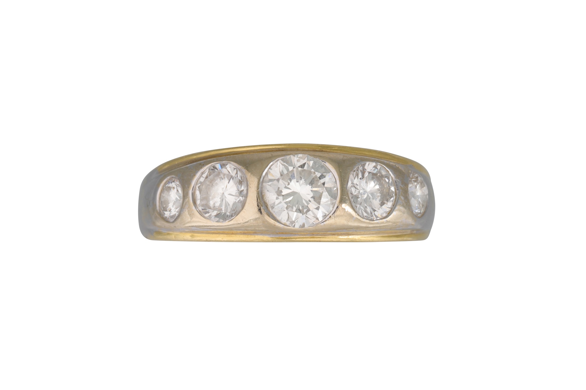 Lot 21 - A FIVE STONE GRADUATED DIAMOND SET RING, the